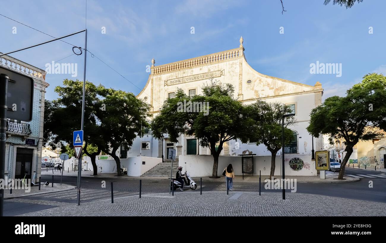 Faro, Portugal - October 18, 2024: Facade of the Monet Oblectando ...