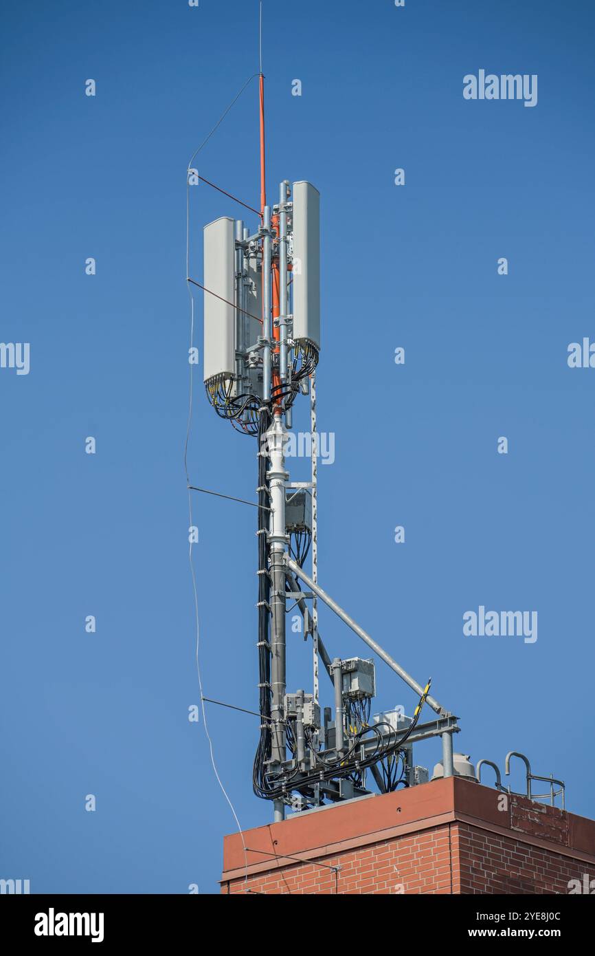 5g funkmast hi-res stock photography and images - Alamy