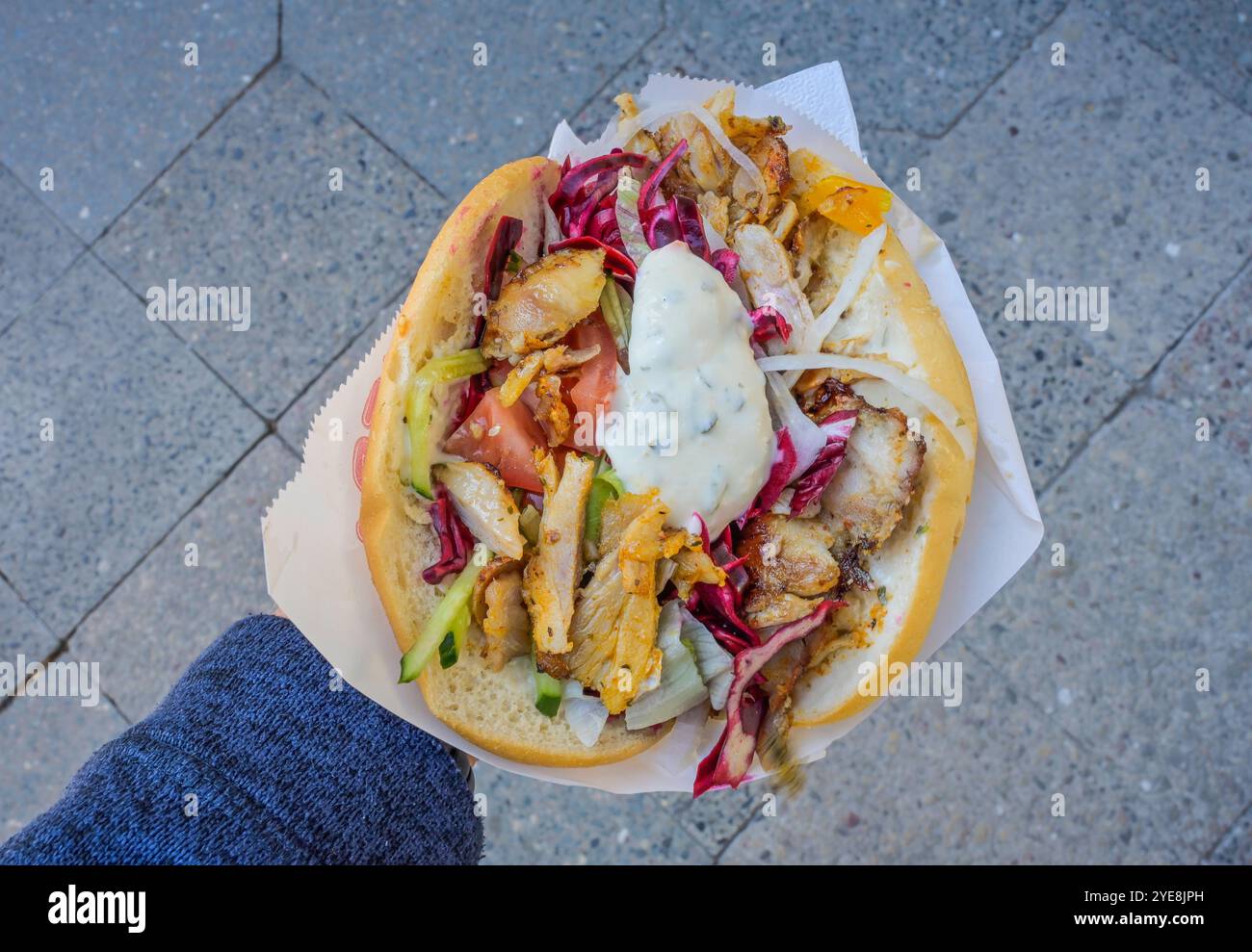 Berlin kebab in bread hi-res stock photography and images - Alamy