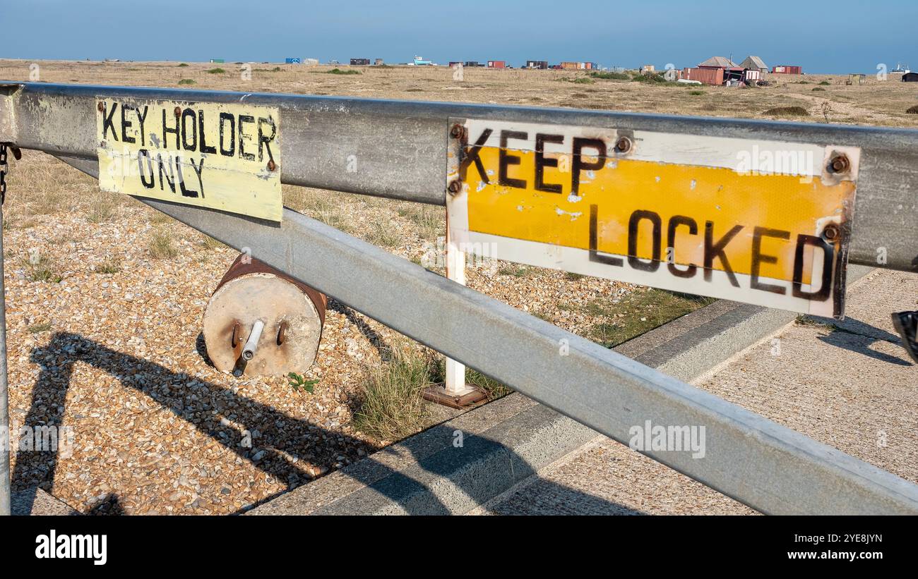 Key holder only sign hi-res stock photography and images - Alamy