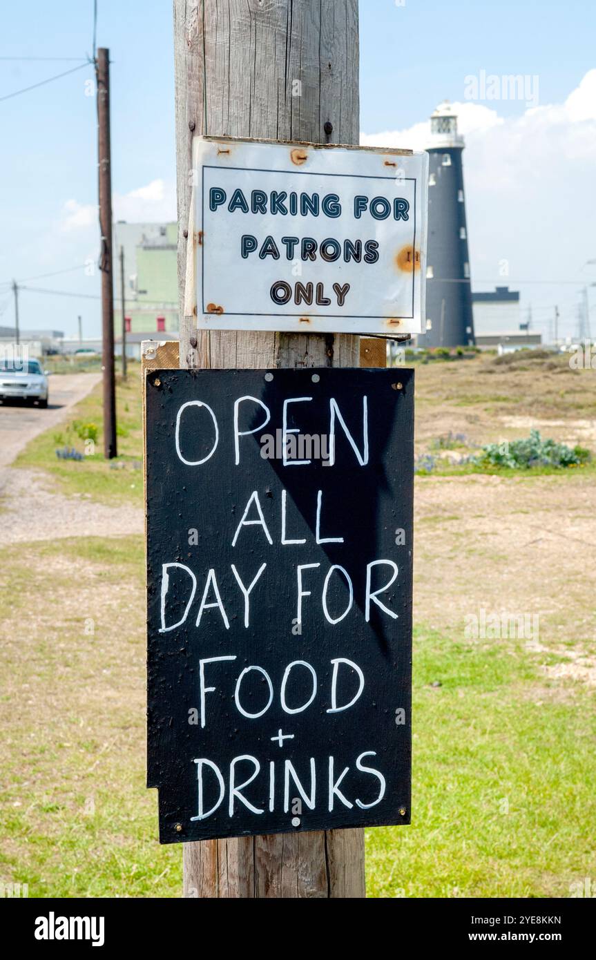 Signage on the beach, Dungeness New Romney, parking warning sign and ...