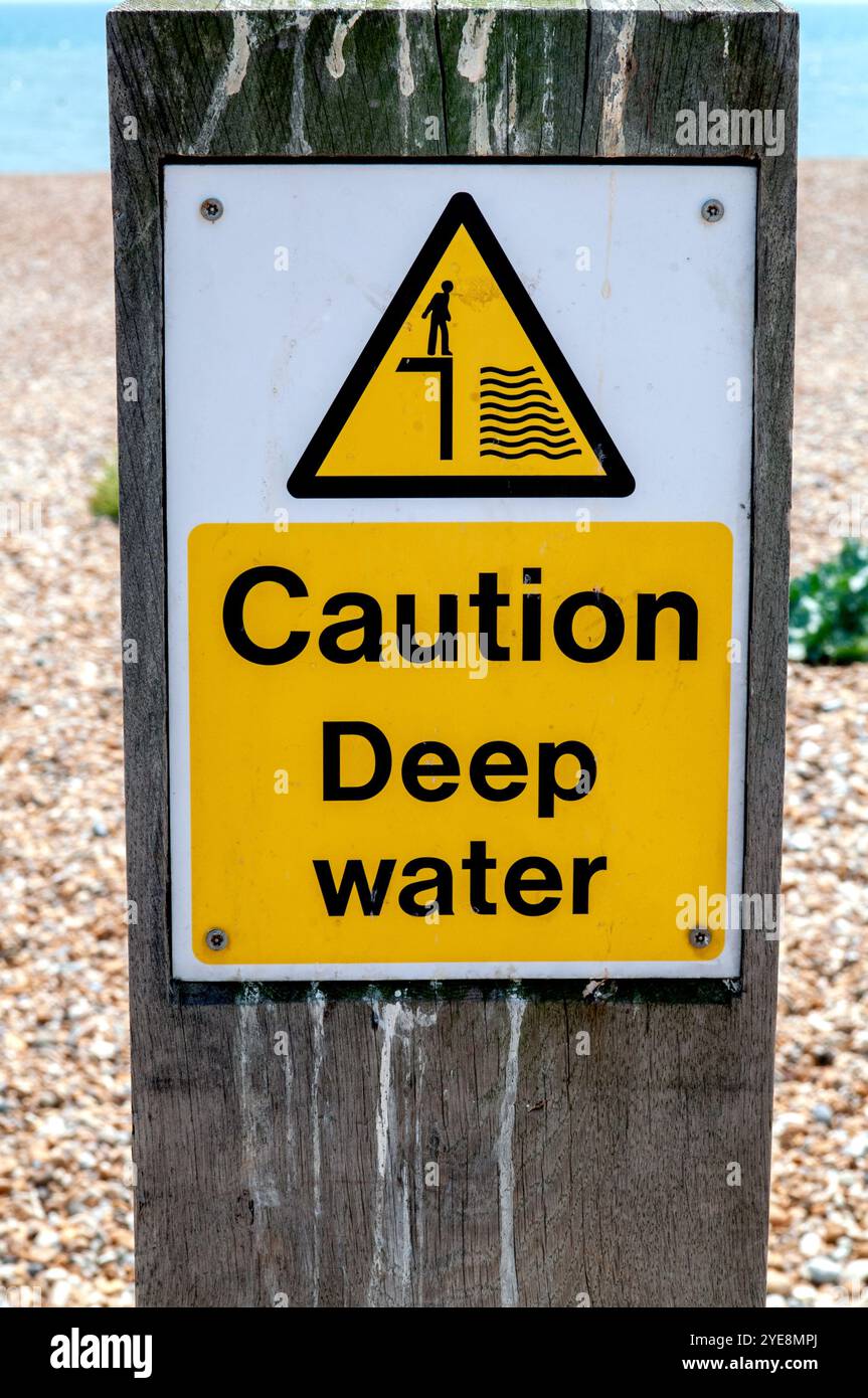 Deep water warning display hi-res stock photography and images - Alamy