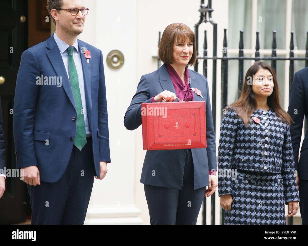 Chancellor rachel reeves briefcase hi-res stock photography and images ...