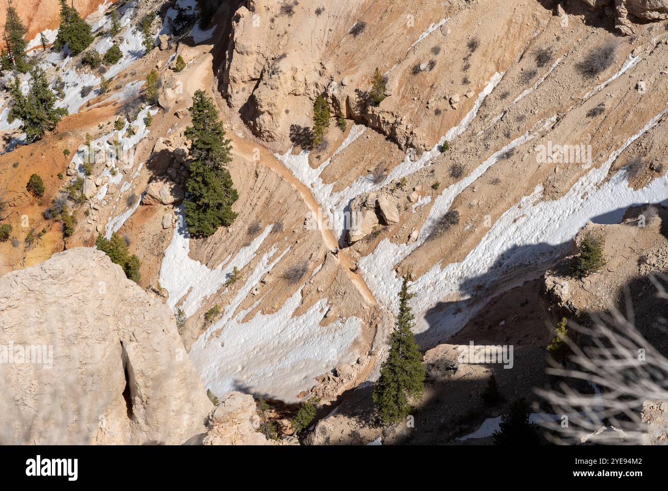Stunning views of the Bryce Canyon amphitheater during winter with lots ...