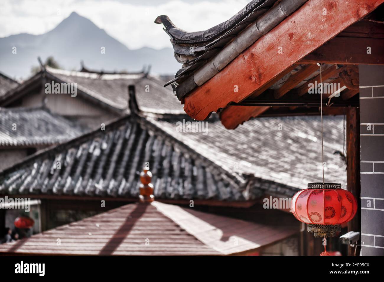 Traditional chinese roof hi-res stock photography and images - Alamy