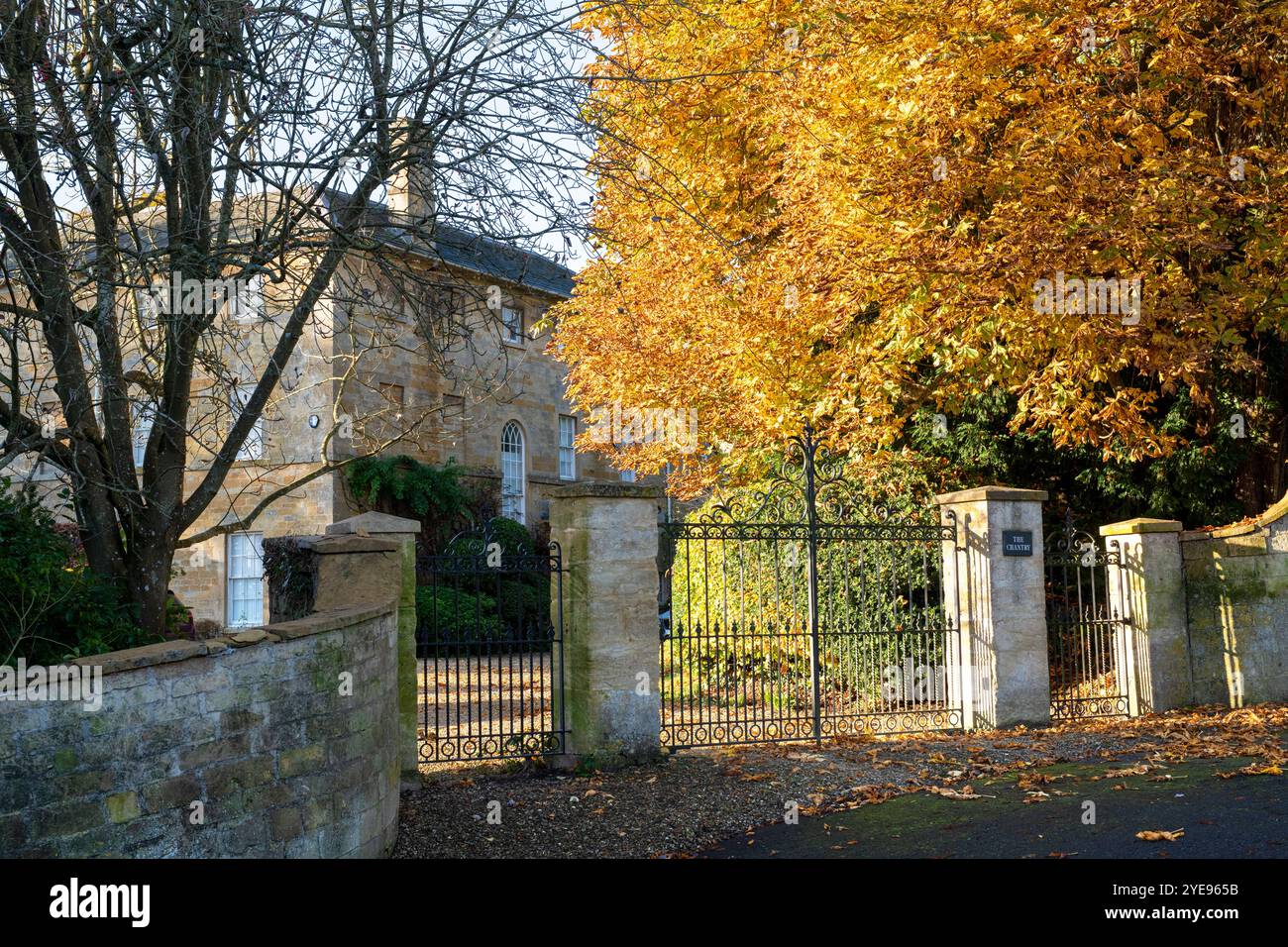 The chantry house in autumn. Bourton on the Hill, Cotswolds ...