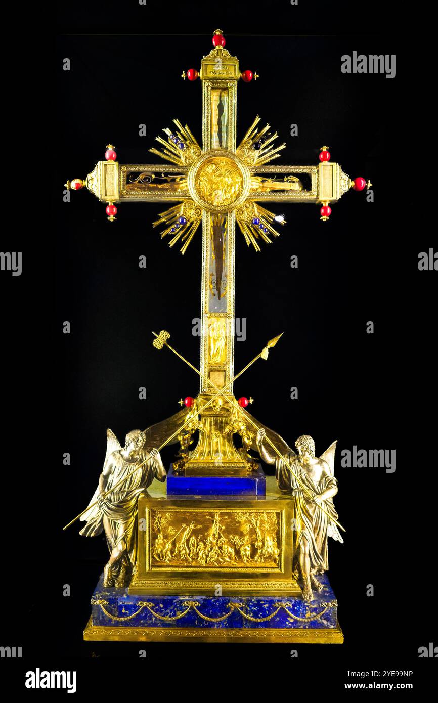 Reliquary of the Cross - According to an ancient tradition, a piece of ...