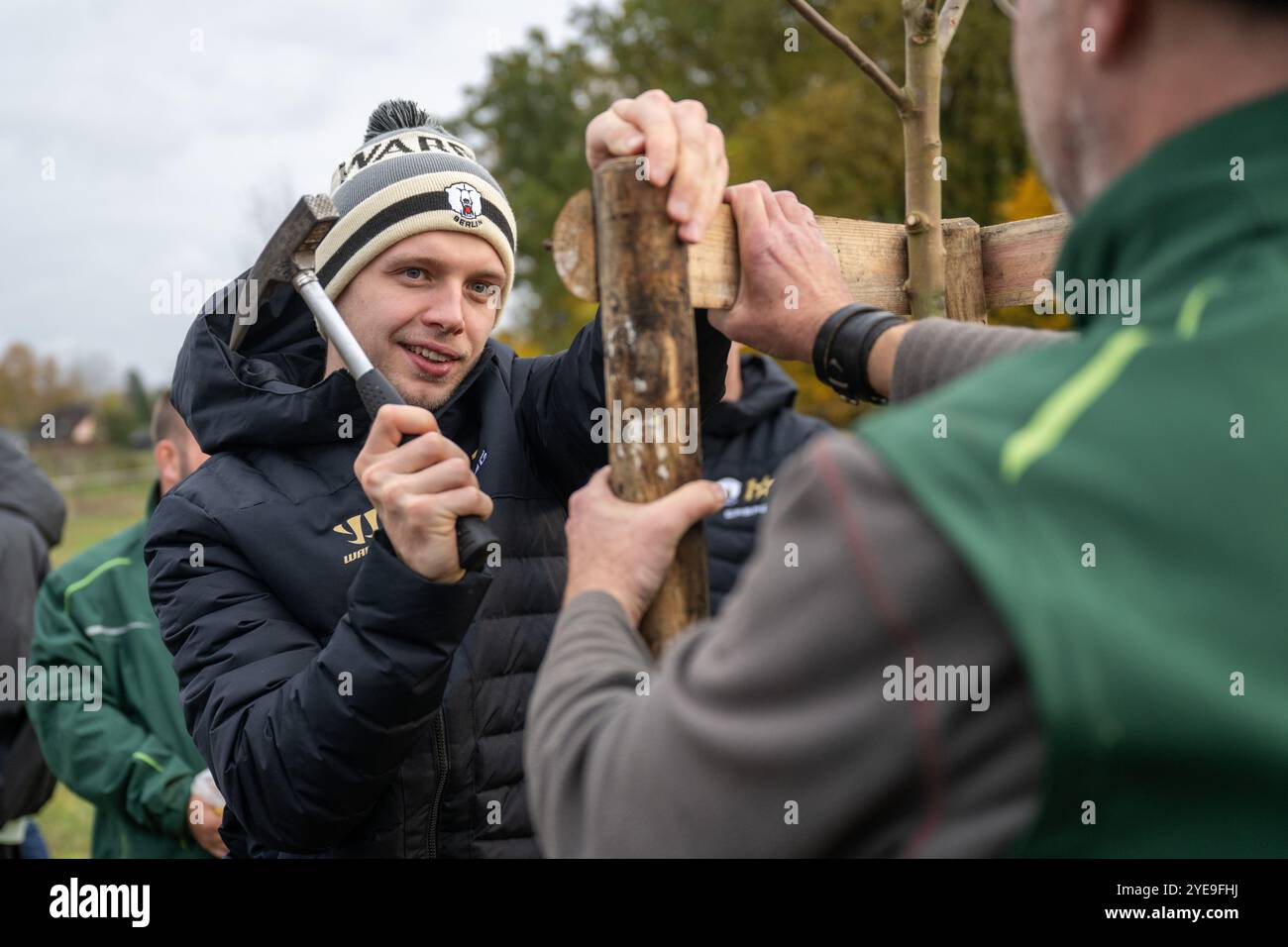 30 October 2024, Brandenburg, Oberkrämer/Ot Bötzow: Lean Bergmann ...