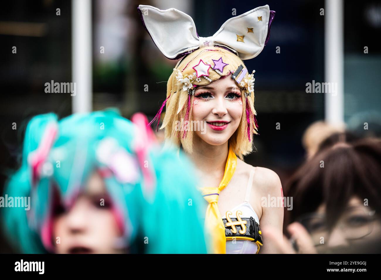 AMSTERDAM - Fans of virtual Japanese pop star Hatsune Miku are lining ...