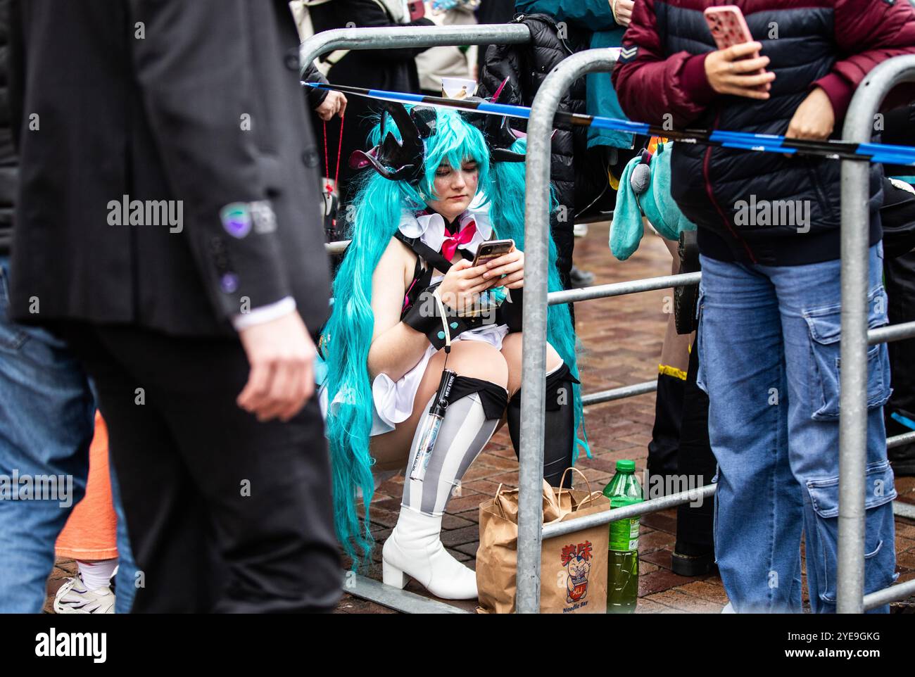 AMSTERDAM - Fans of virtual Japanese pop star Hatsune Miku are lining ...