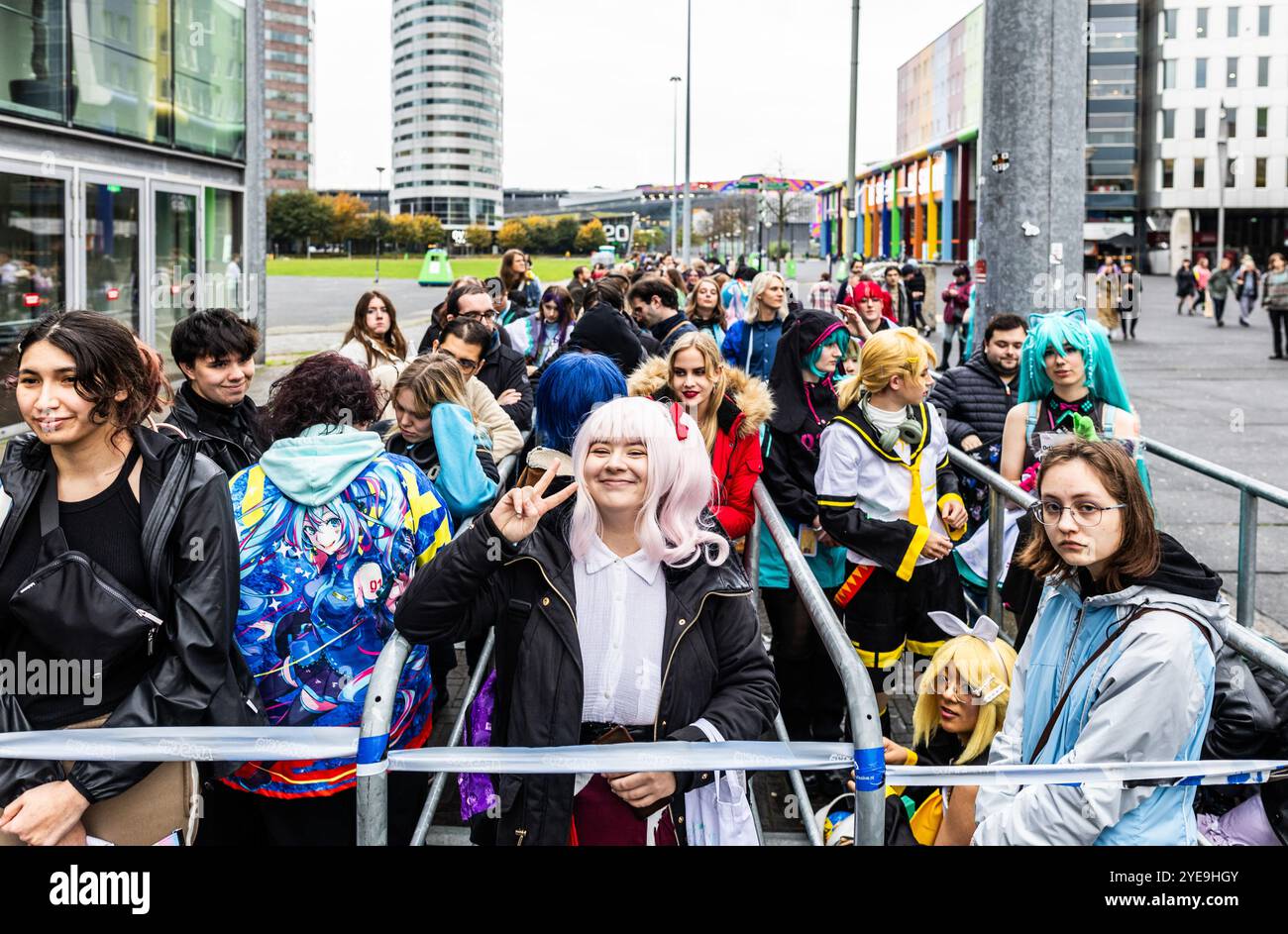 AMSTERDAM - Fans of virtual Japanese pop star Hatsune Miku are lining ...