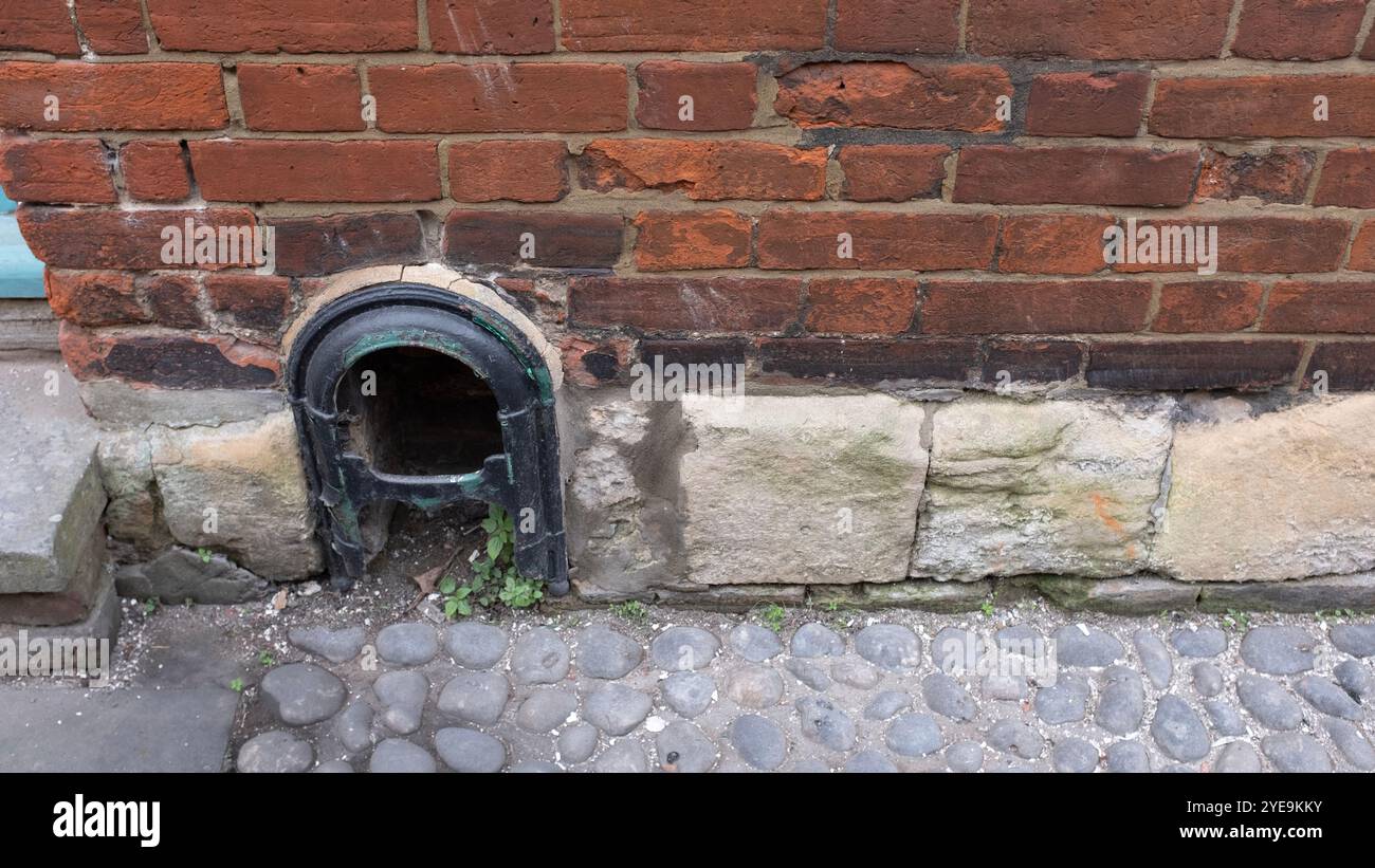 Victorian boot scrapper inset into an outside wall. UK Stock Photo - Alamy