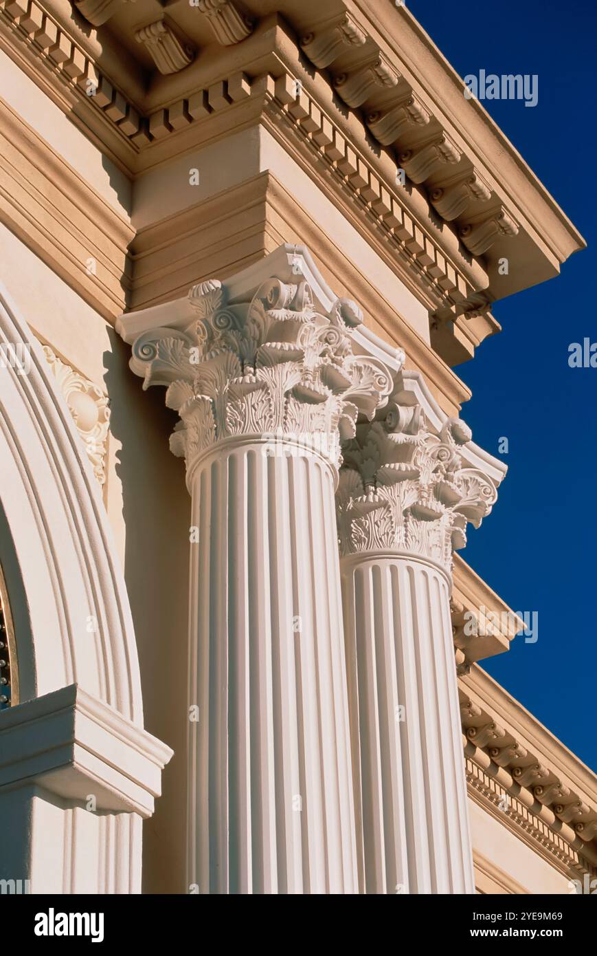Detail of entablature hi-res stock photography and images - Alamy