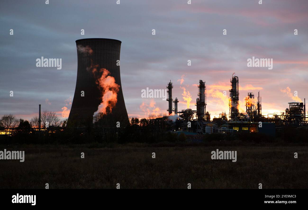 Cooling tower gas turbine combined cycle plant hi-res stock photography ...