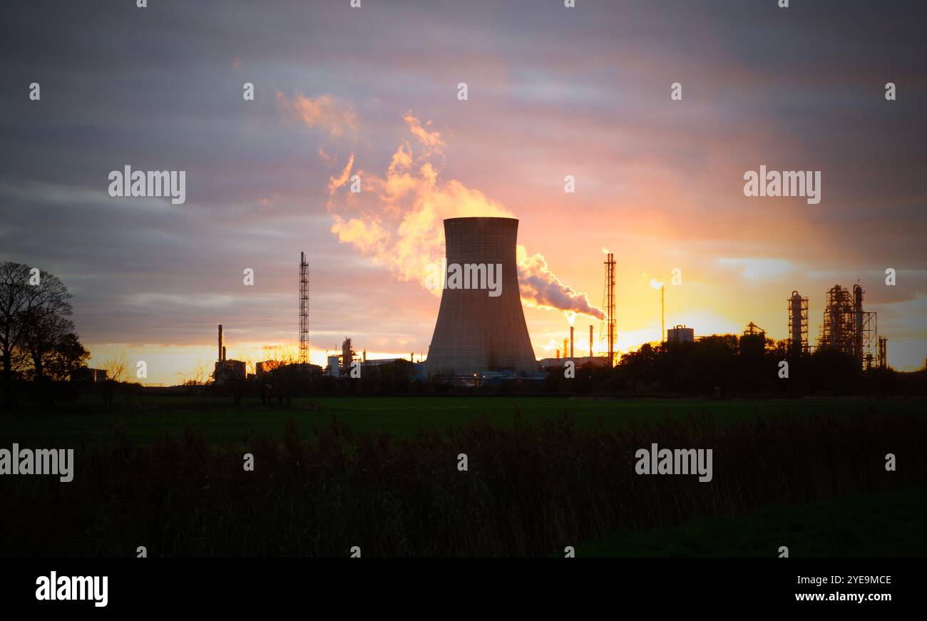 Saltend Power station on the Humber Estuary in East Yorkshire Saltend ...