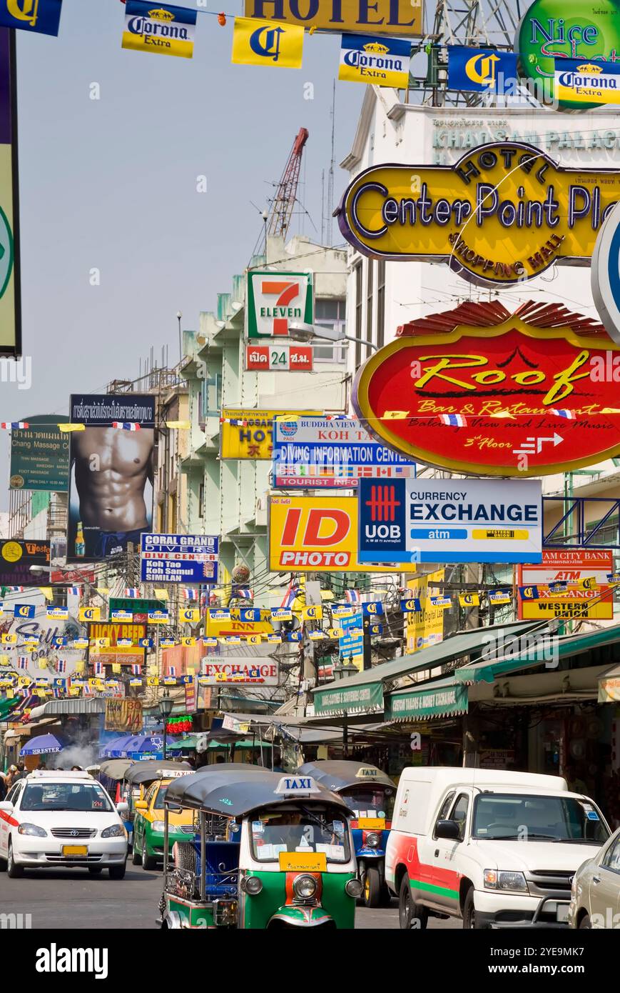 Bangkok thailand city street signs hi-res stock photography and images ...