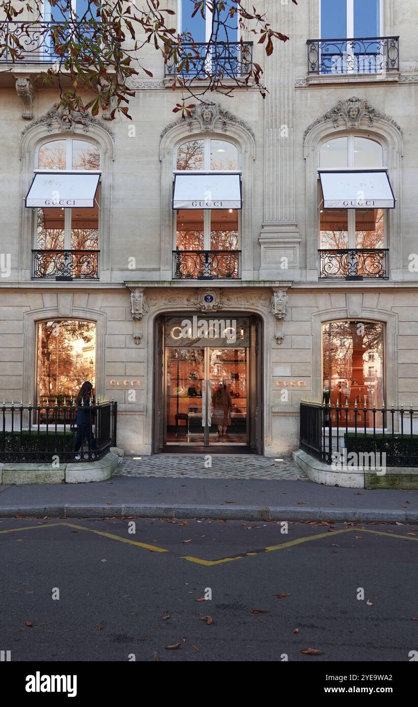 Gucci store front paris hi-res stock photography and images - Alamy