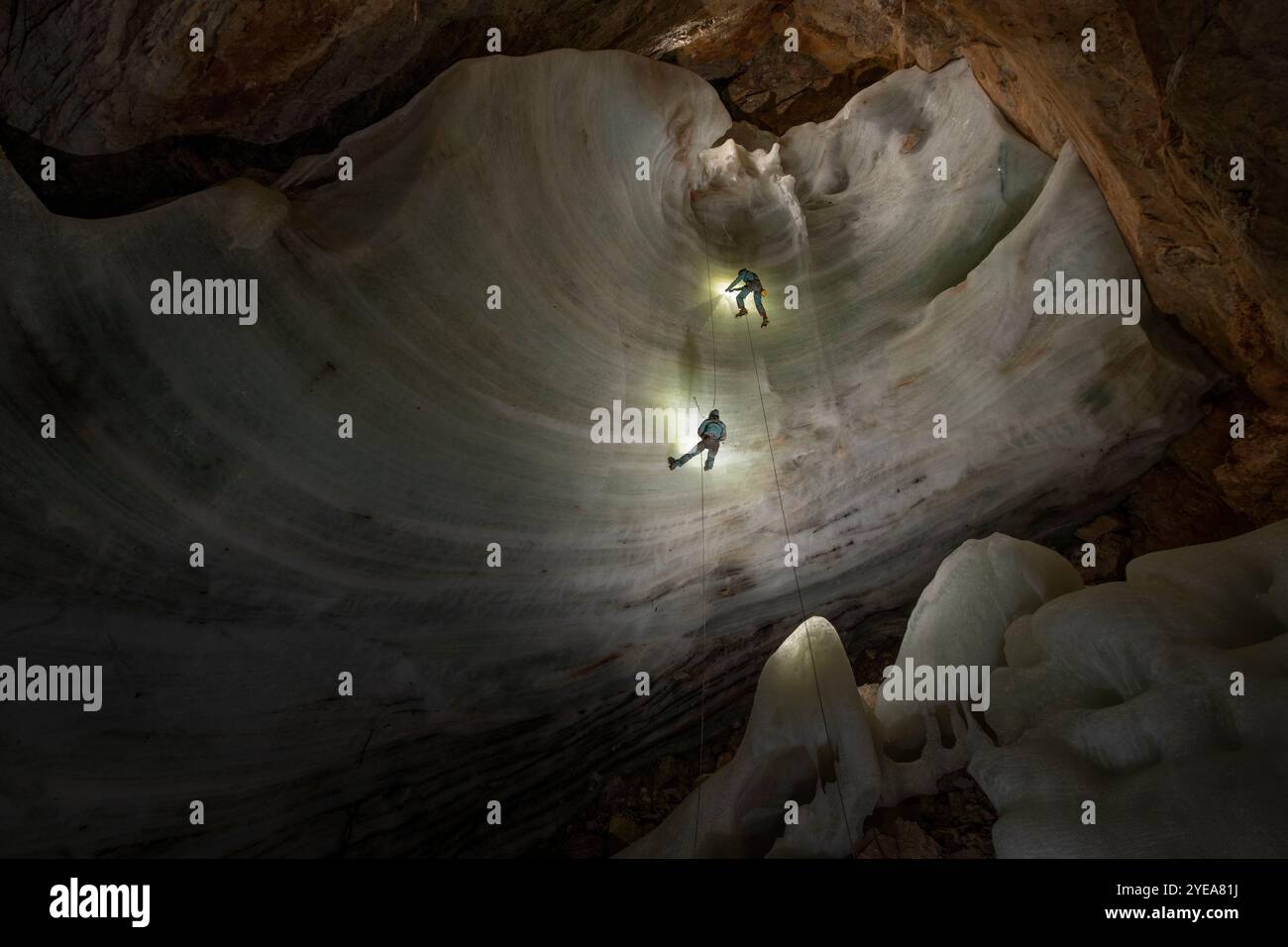 Inside the ropes hi-res stock photography and images - Alamy