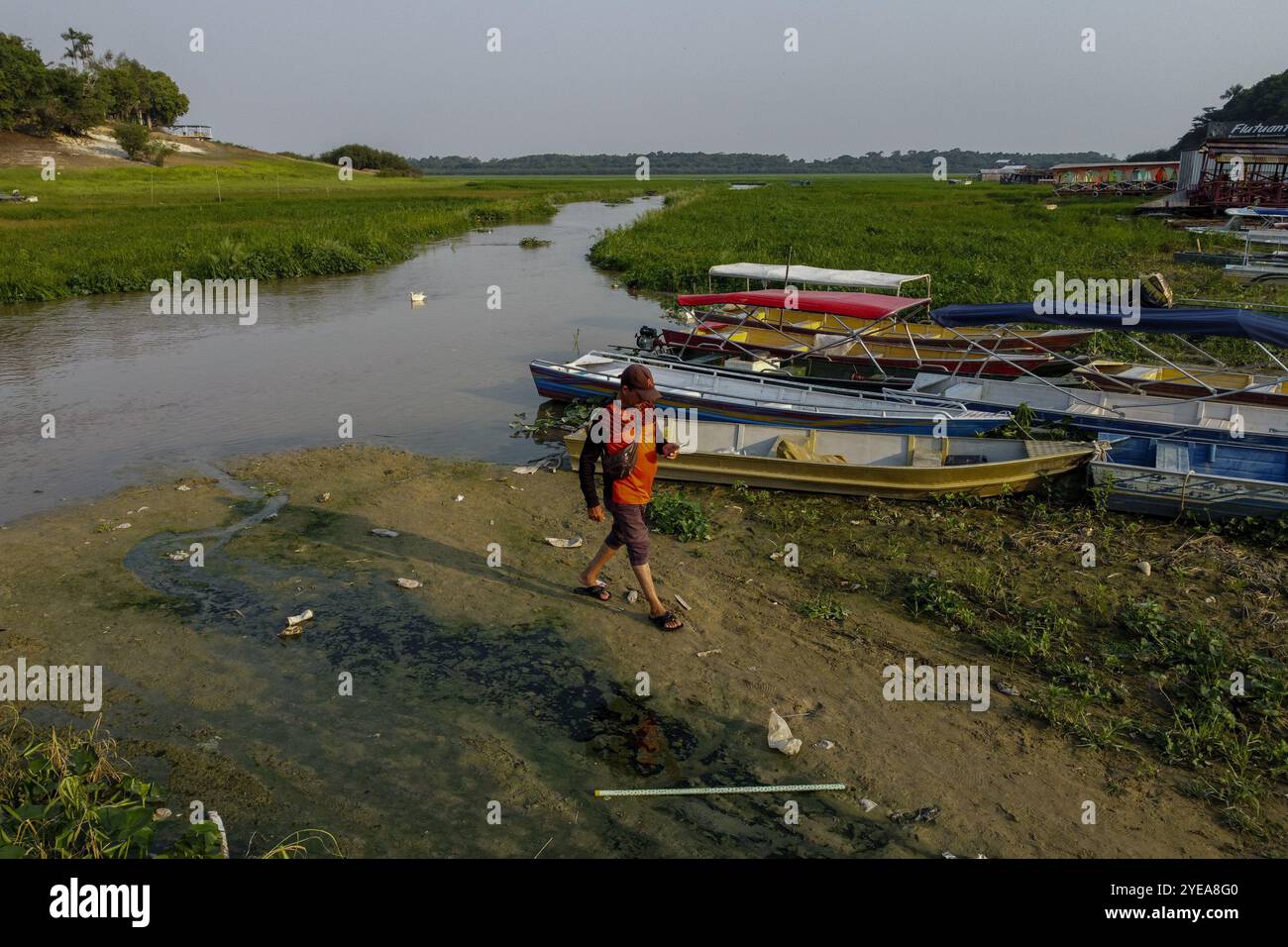 AM - MANAUS - 10/30/2024 - MANAUS, AMAZONAS, DROUGHT 2024, LAGO DO ...