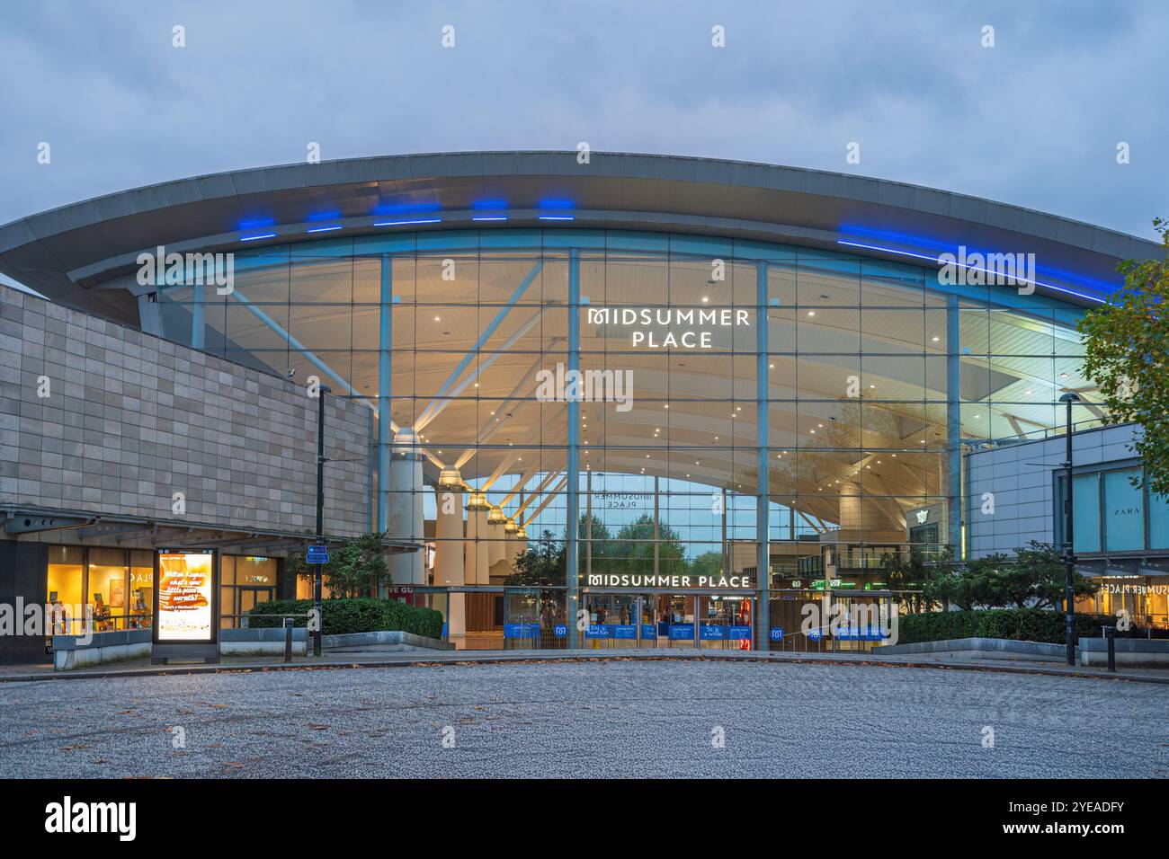 Mk shopping centre in milton keynes hi-res stock photography and images ...