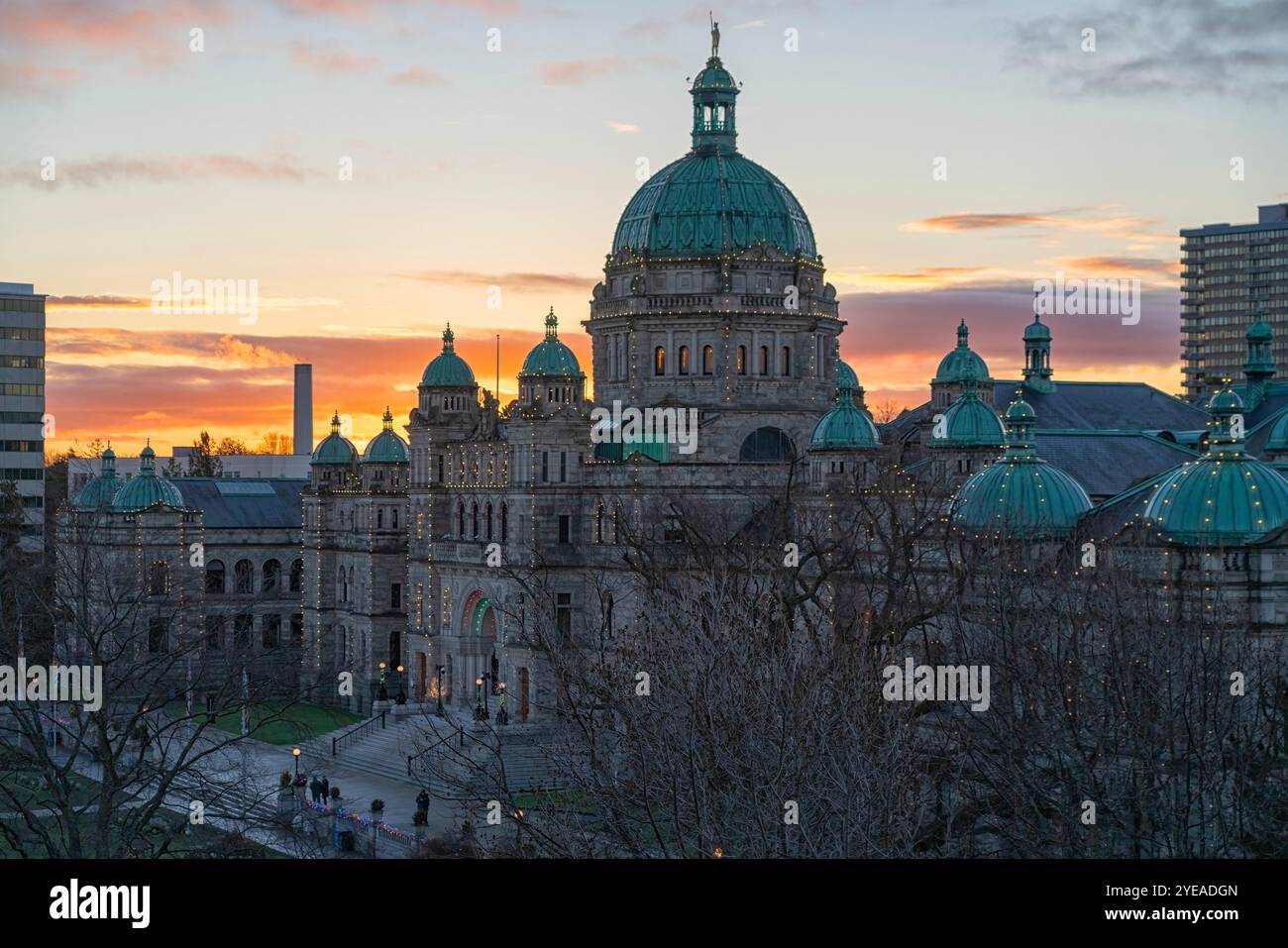 Sunrise over the British Columbia Parliament Buildings in Victoria ...