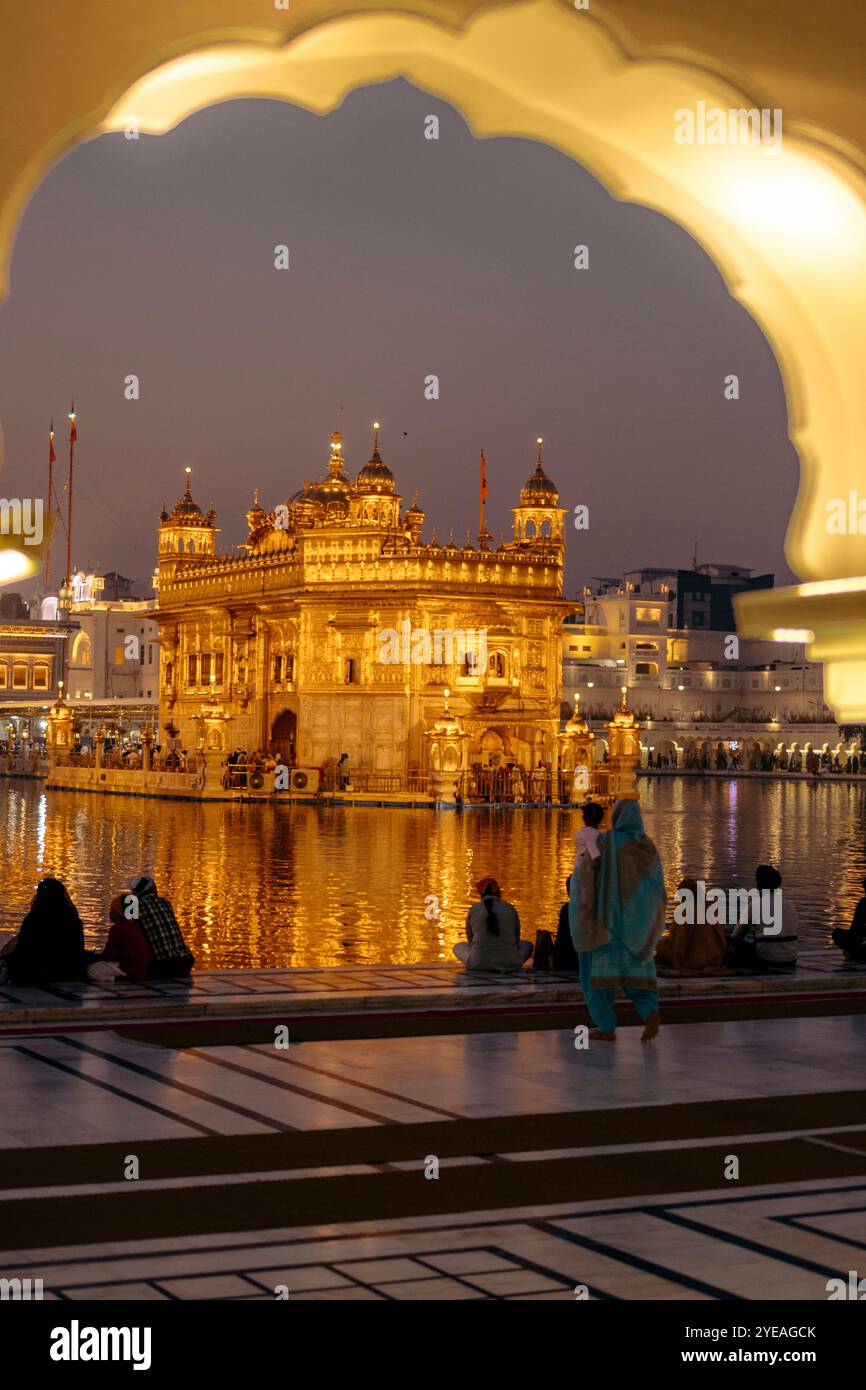 Golden temple amritsar arch hi-res stock photography and images - Alamy