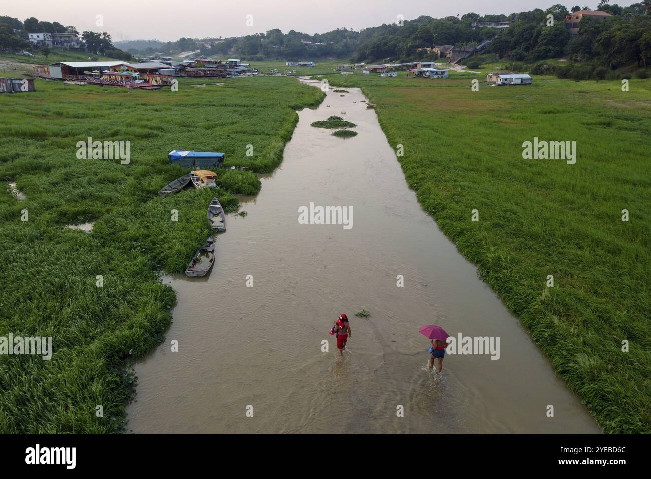 AM - MANAUS - 10/30/2024 - MANAUS, AMAZONAS, DROUGHT 2024, LAGO DO ...