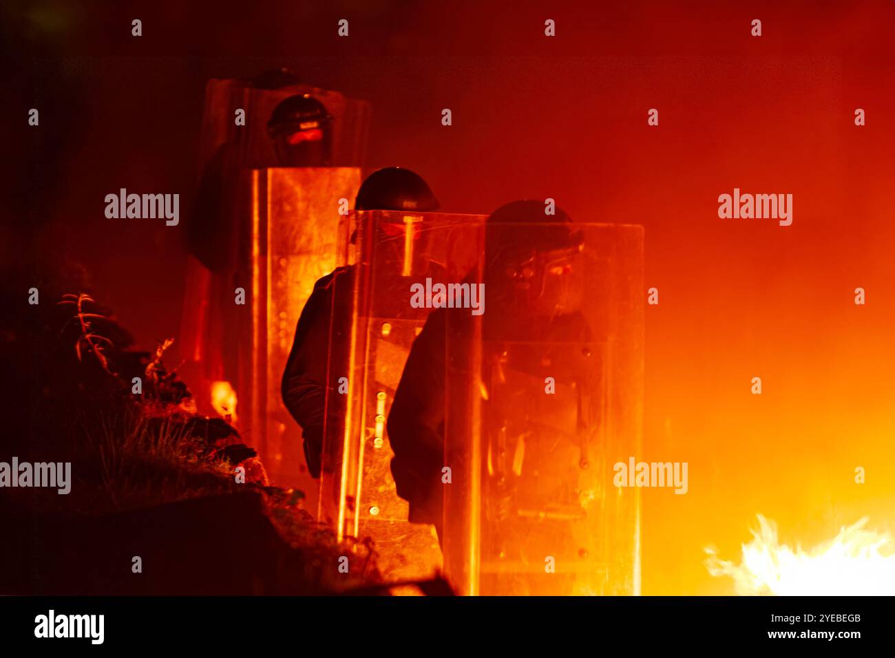 Riot training shields rioting hi-res stock photography and images - Alamy