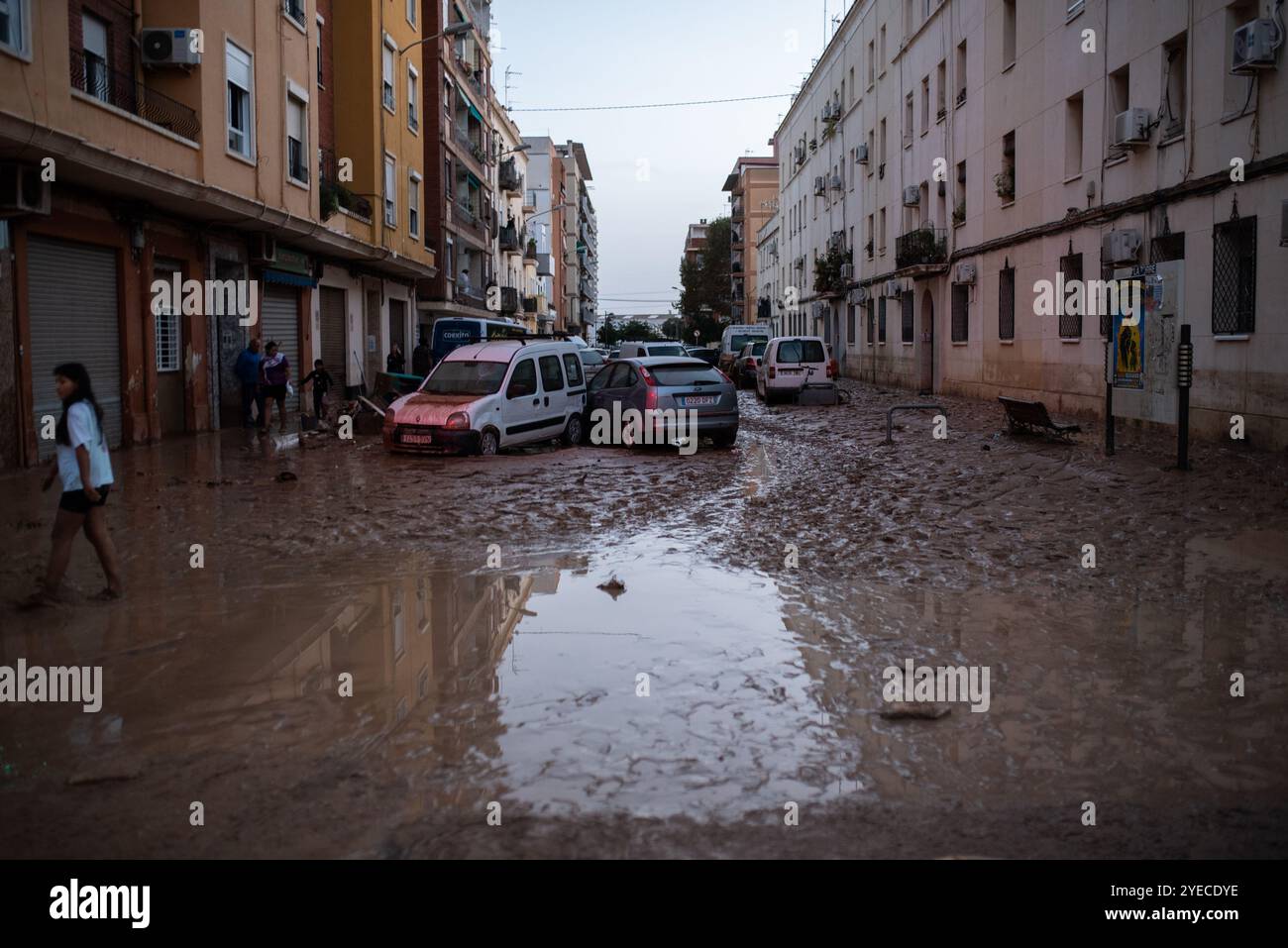 La Torre, Valencia, October 30, 2024. Vehicles, mud and belongings fill ...