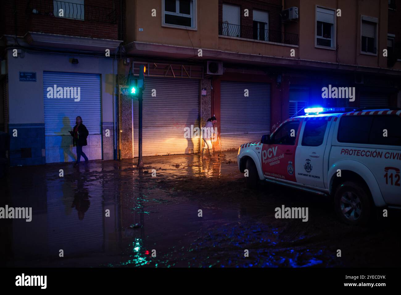La Torre, Valencia, October 30, 2024. Vehicles, mud and belongings fill ...
