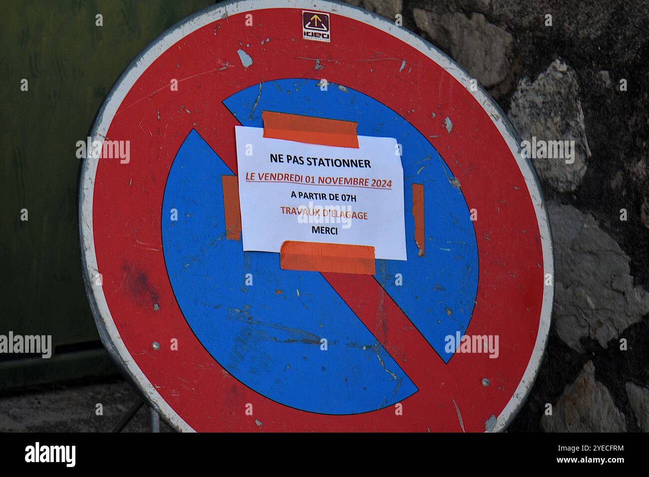 Sign placed in front hi-res stock photography and images - Alamy