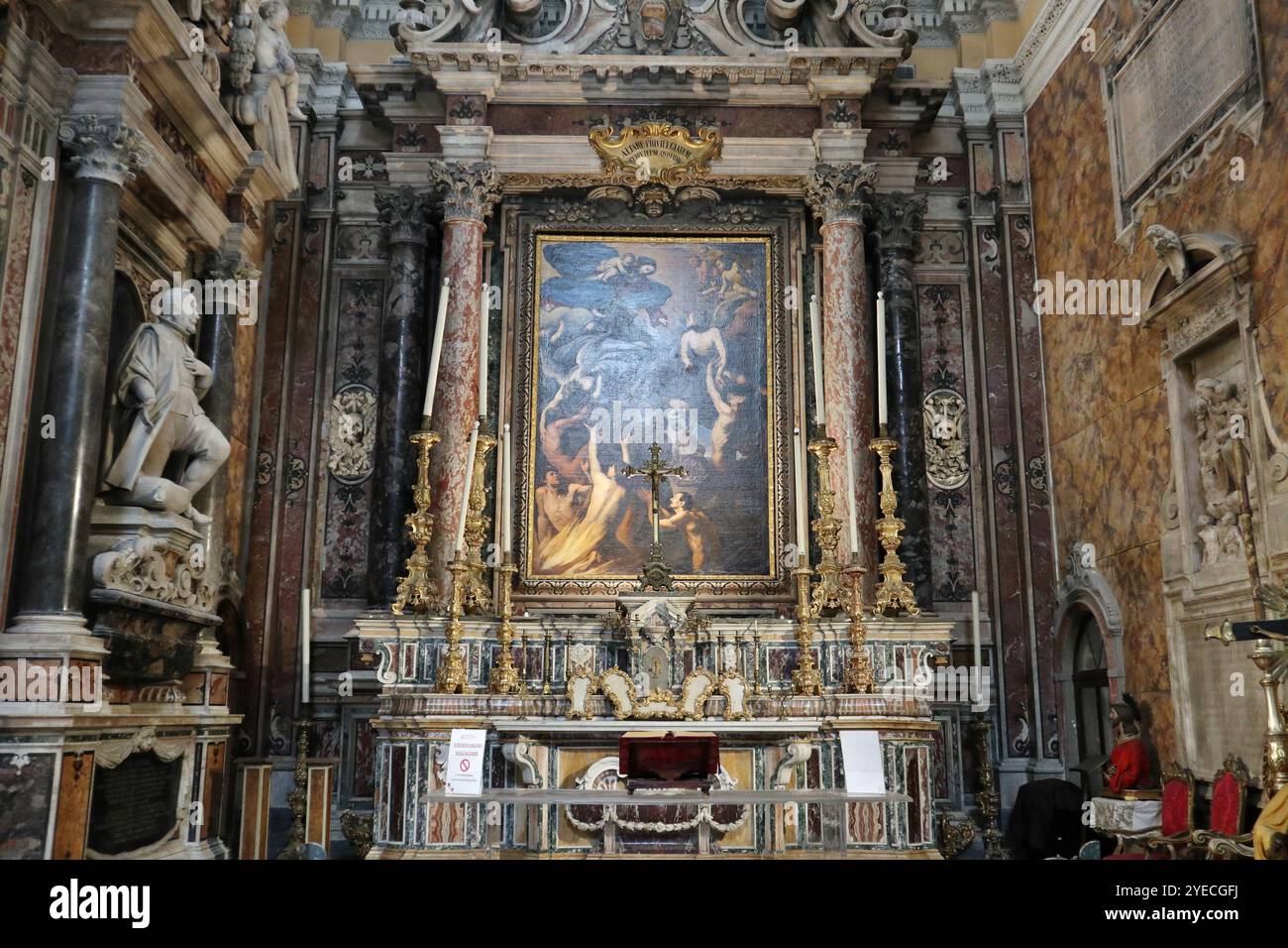 Altare delle anime del purgatorio hi-res stock photography and images ...