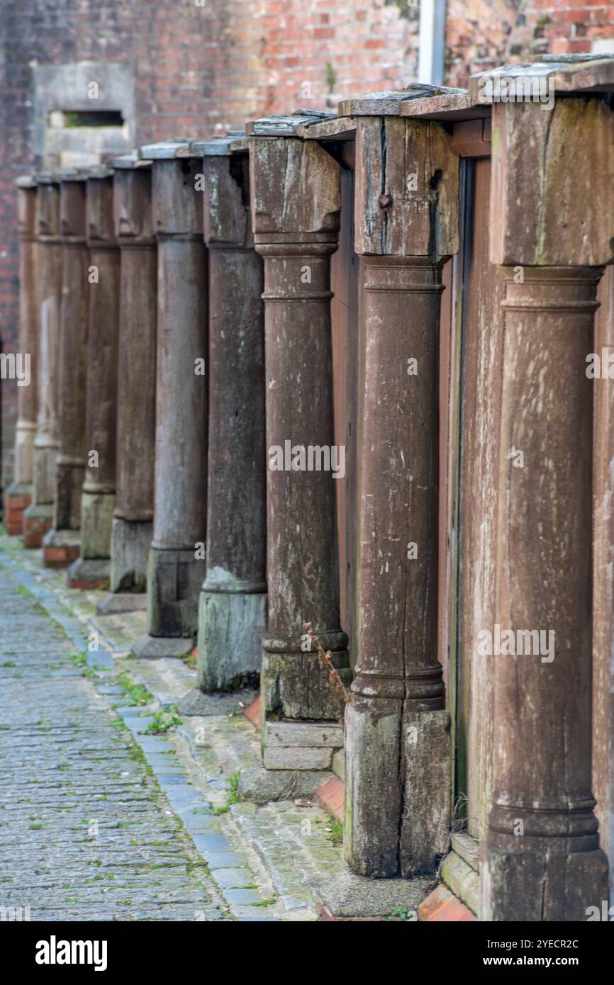 Structural fence hi-res stock photography and images - Alamy