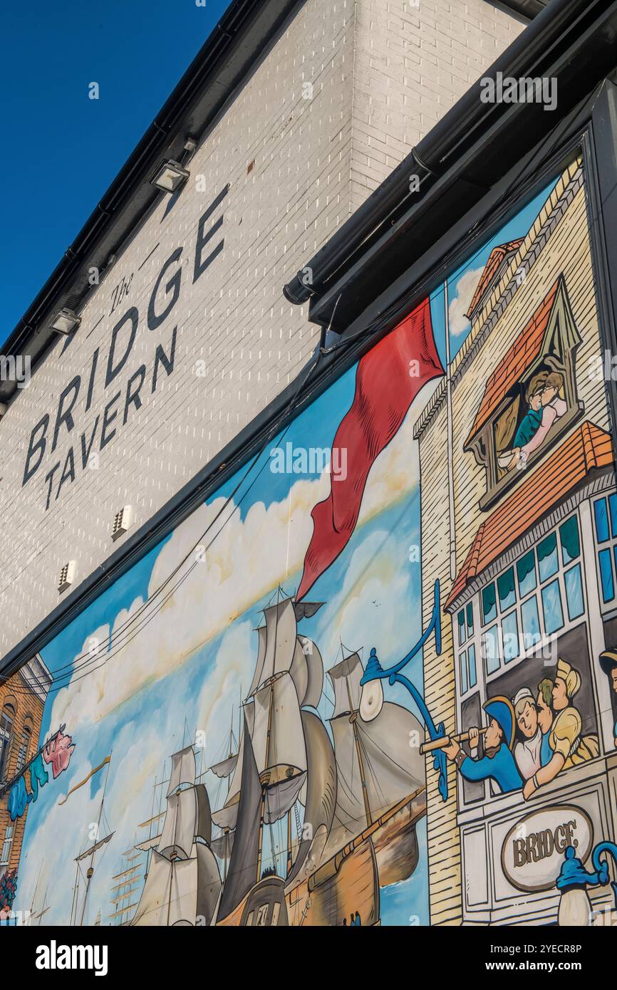wall painting mural on the side of a traditional English public house ...