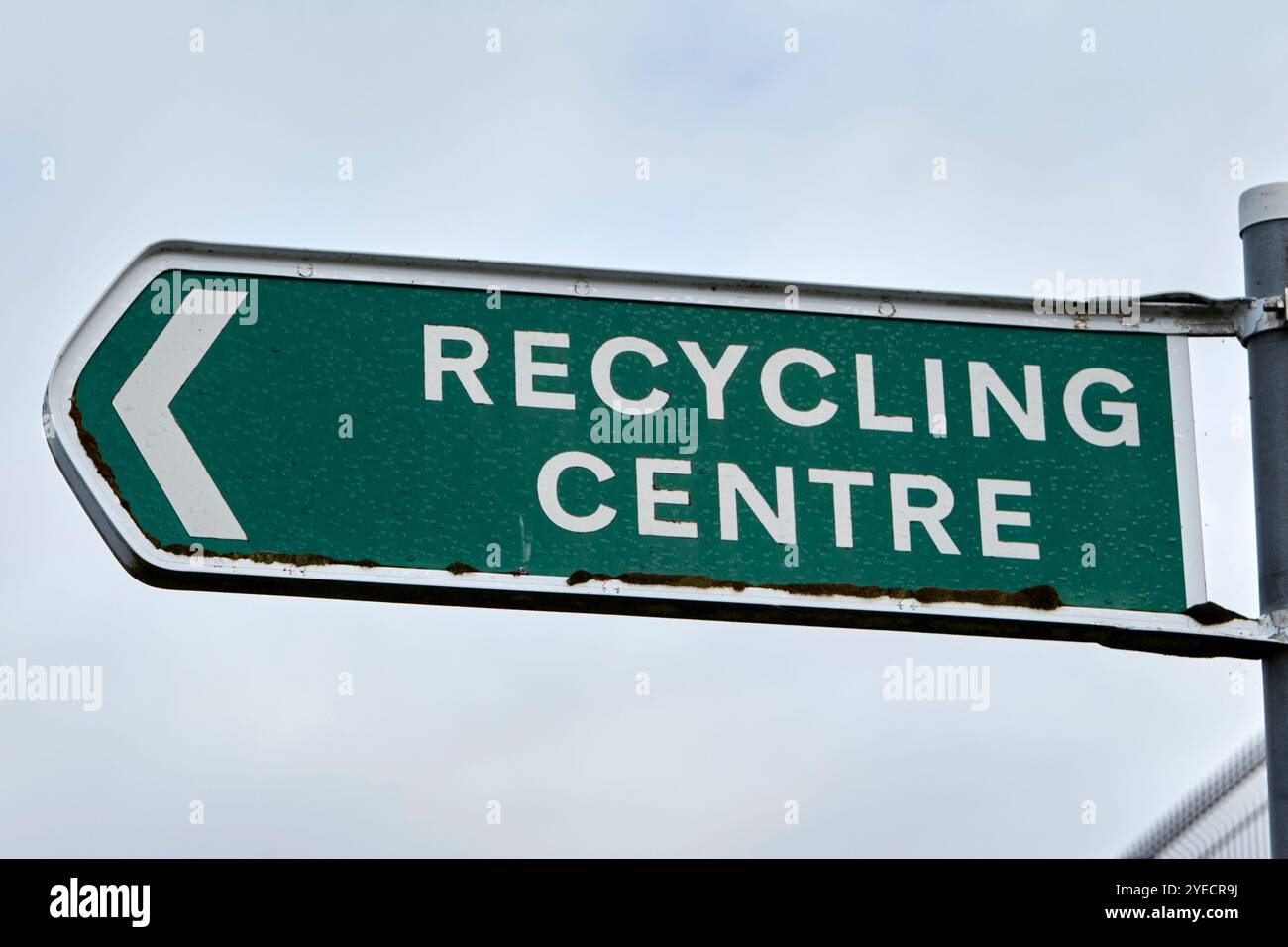 Recycling centre sign hi-res stock photography and images - Alamy