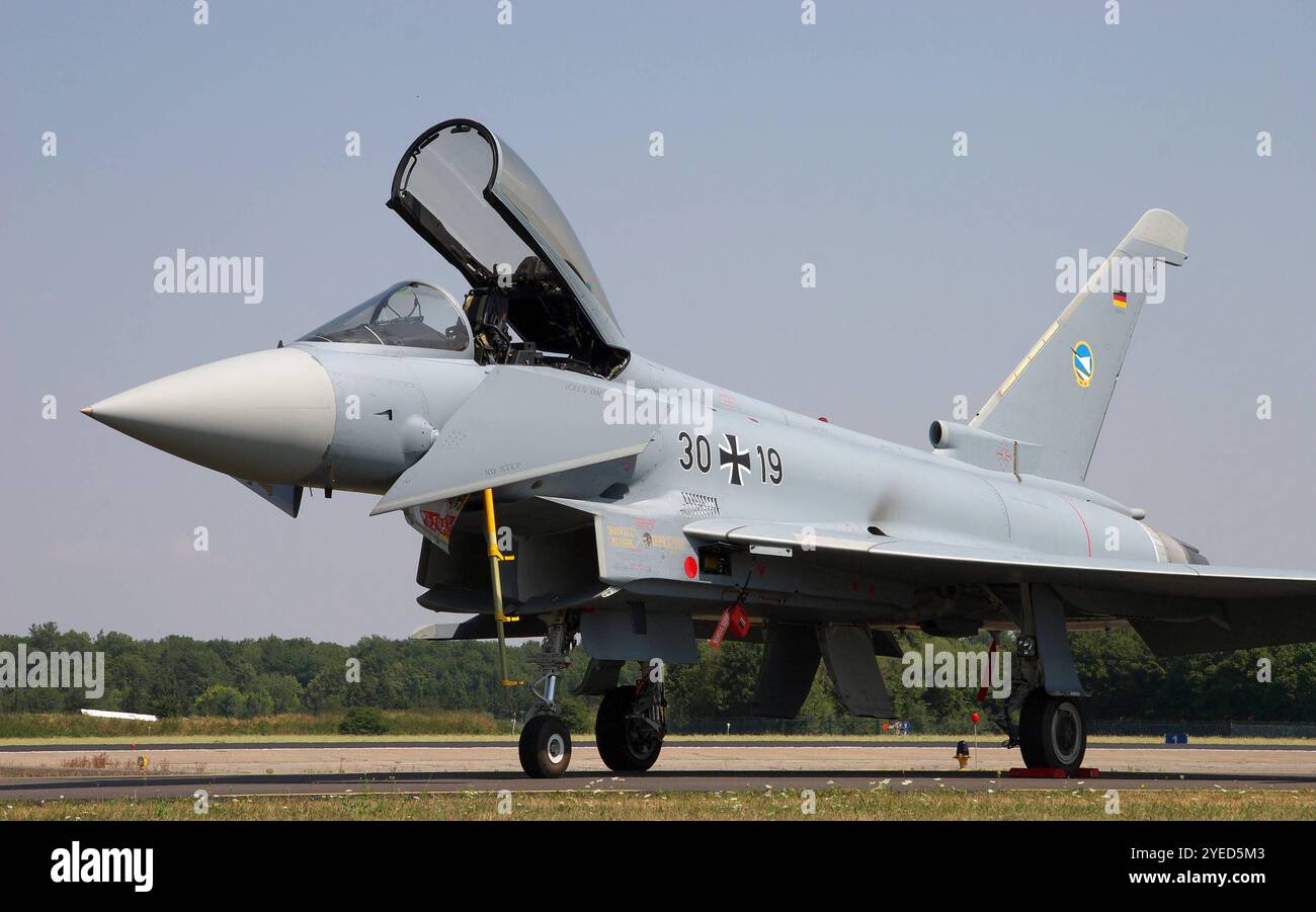 Ein Eurofighter der Luftwaffe. Offizielle Einführung des Kampfflugzeugs Eurofighter bei der ...