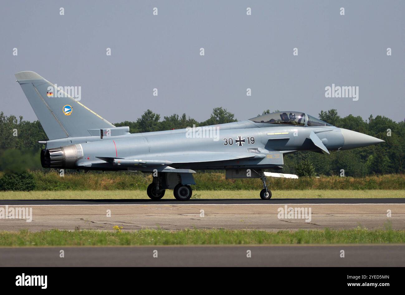 Eurofighter der Luftwaffe mit der Kennung 3019. Offizielle Einführung des Kampfflugzeugs ...