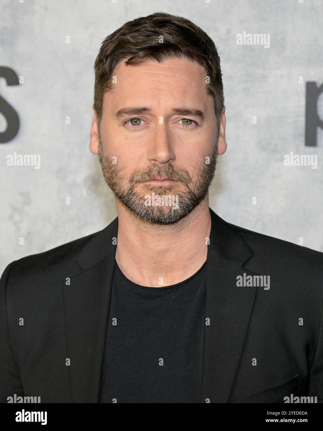 Ryan eggold cross hi-res stock photography and images - Alamy