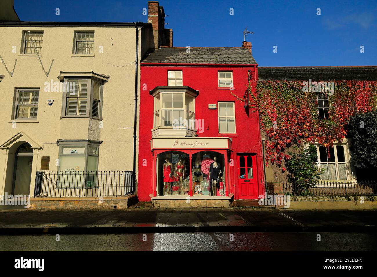 Bright colours of shop frontage hi-res stock photography and images - Alamy