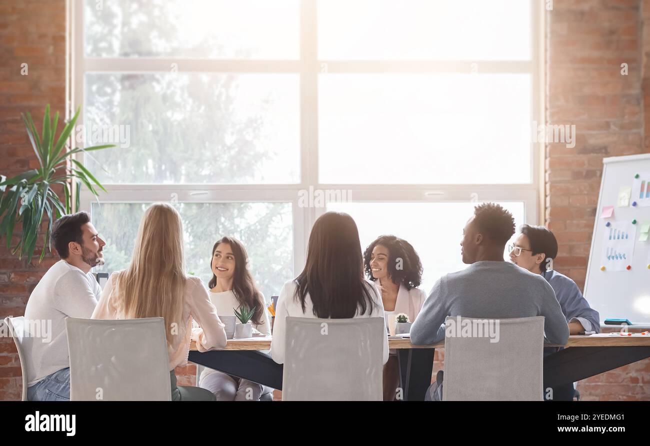 Briefing profile hi-res stock photography and images - Alamy