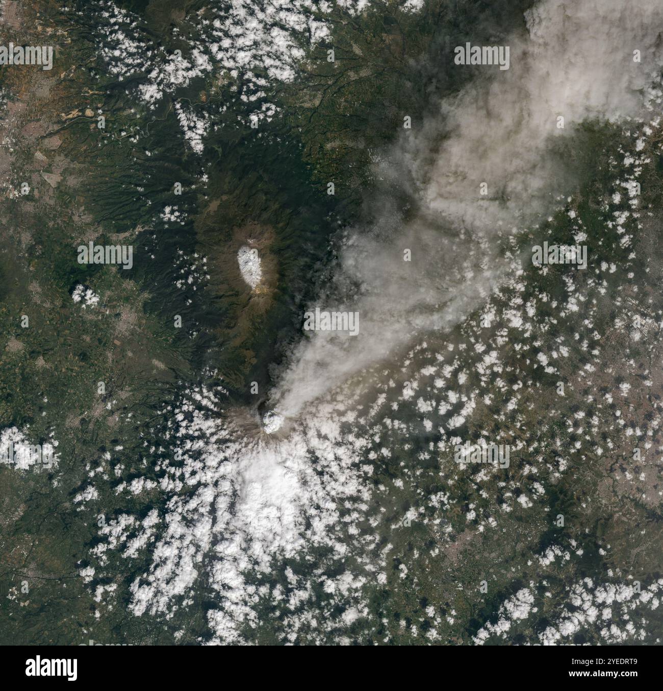 Puebla, Mexico. 29 October, 2024. Popocatépetl, one of the most active ...