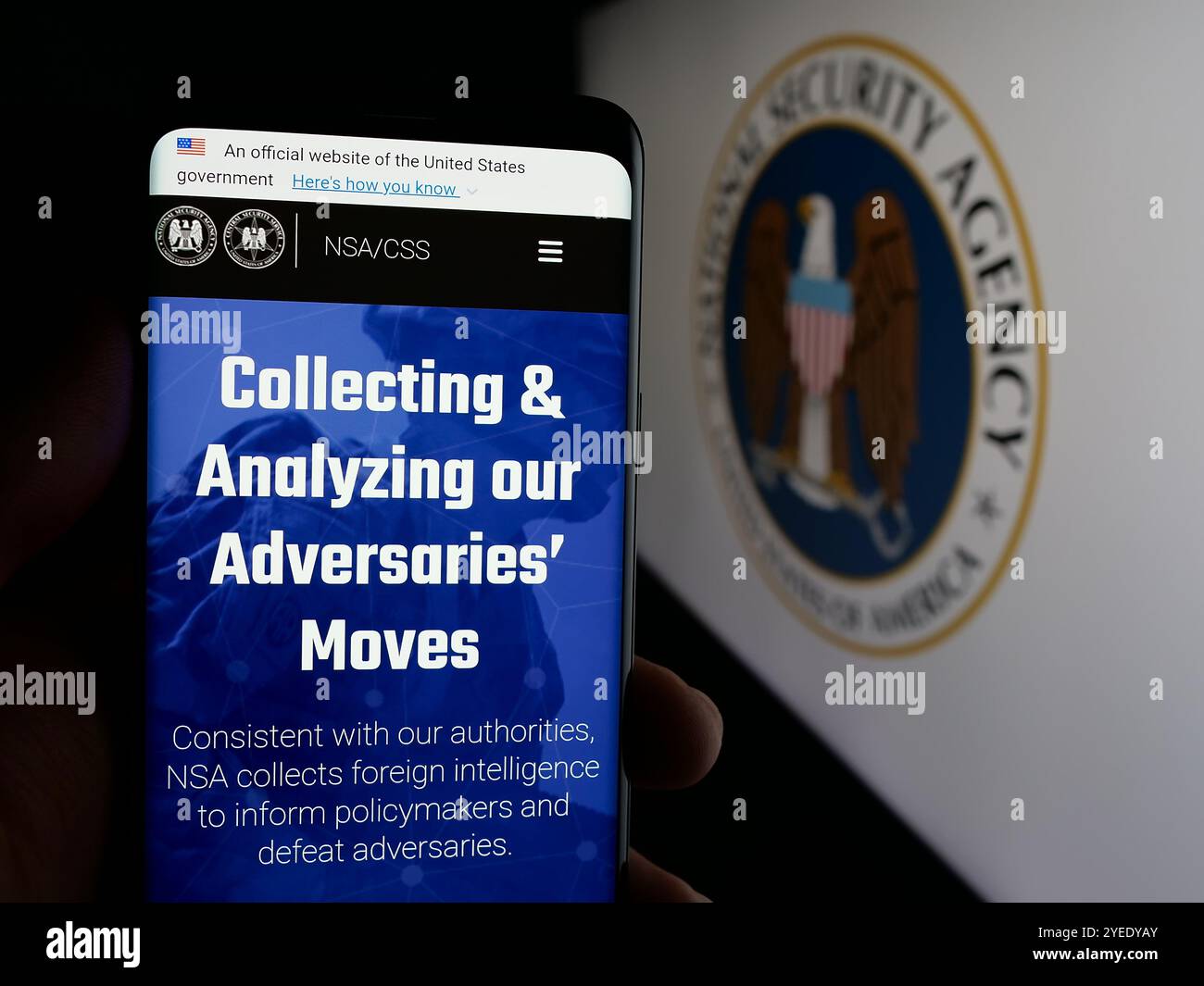 Nsa logo on smartphone display hi-res stock photography and images - Alamy
