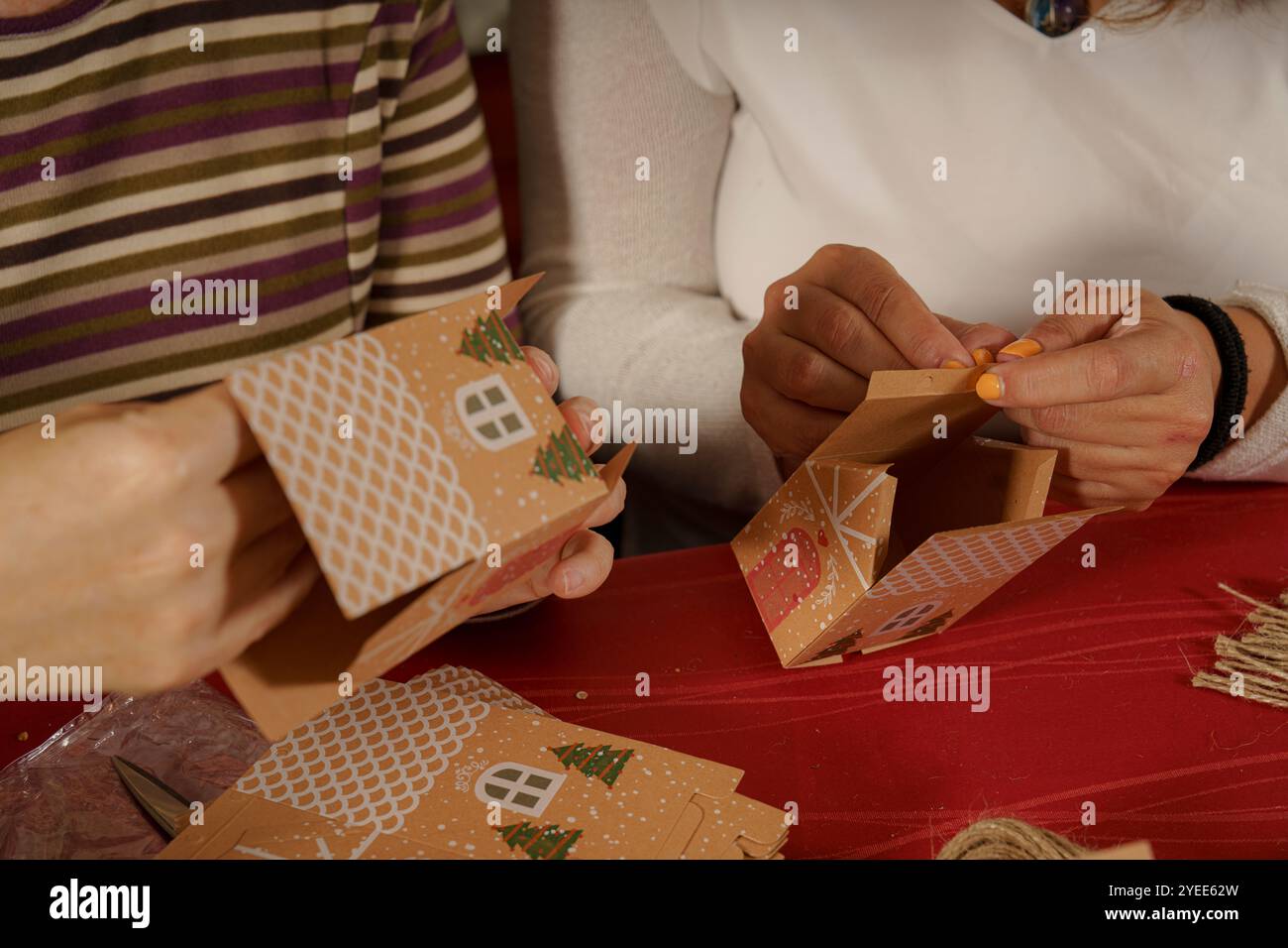 Decorative gingerbread house hi-res stock photography and images - Alamy