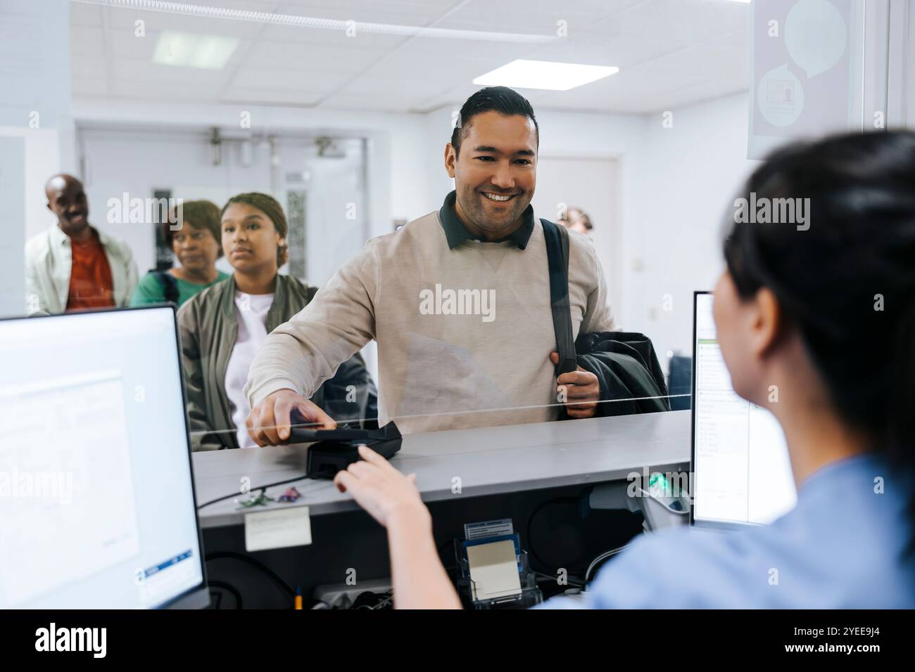Hospital reception screen hi-res stock photography and images - Alamy