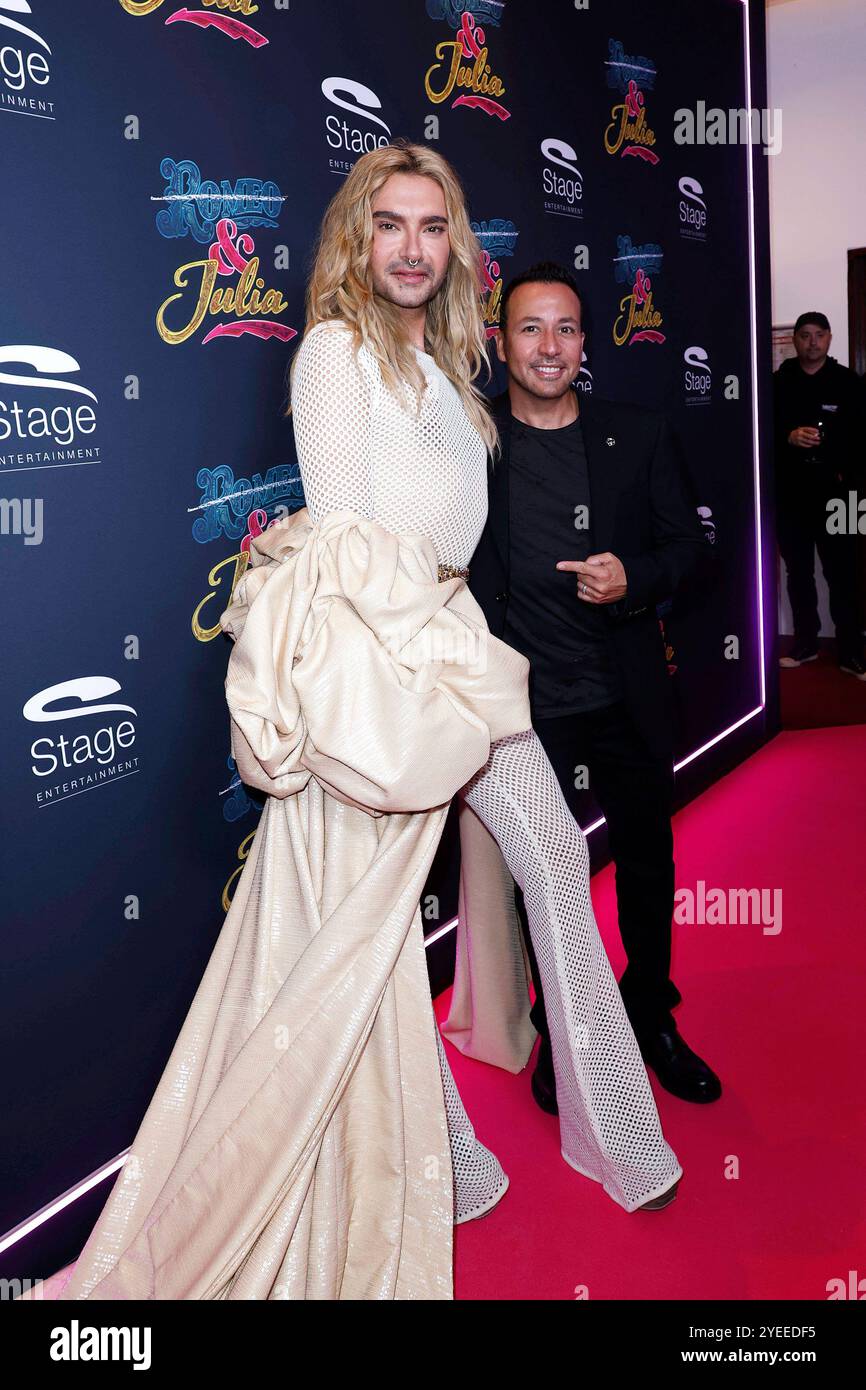 Bill Kaulitz und Howard Howie Dorough Backstreet Boys bei der Premiere ...