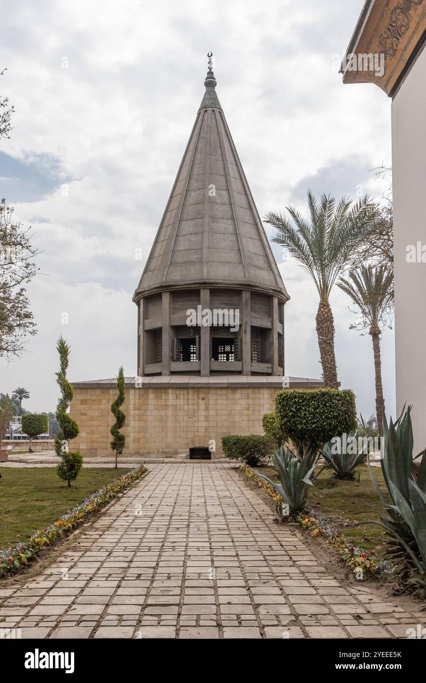 Roda Island, Old Cairo, Cairo, Egypt. Cupola roof over the Nilometer on ...