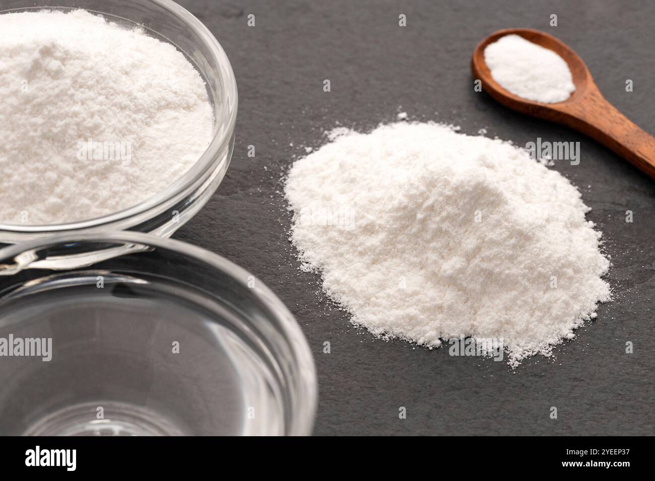 Vinegar for cleaning hi-res stock photography and images - Alamy