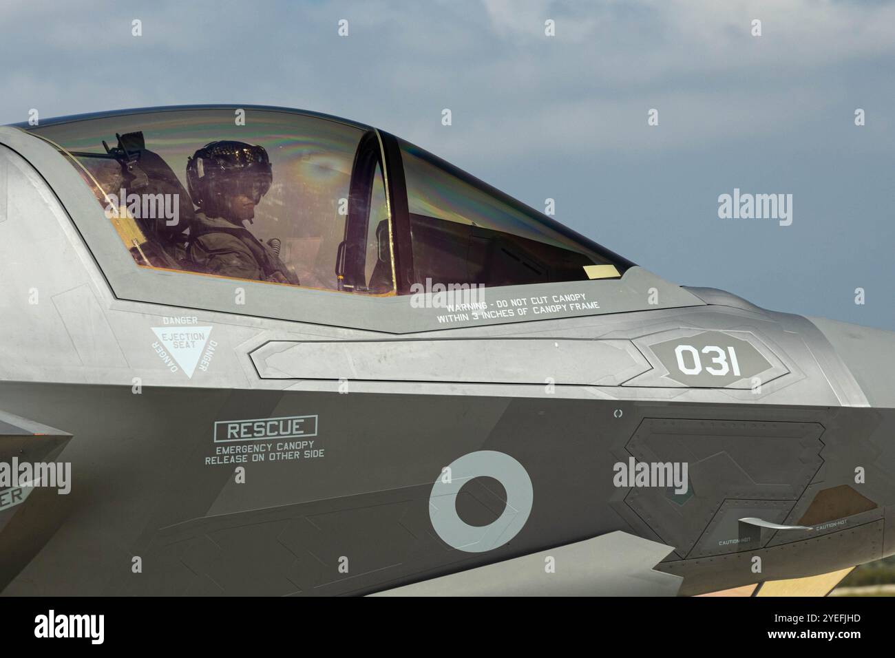 Squadron leader hi-res stock photography and images - Alamy