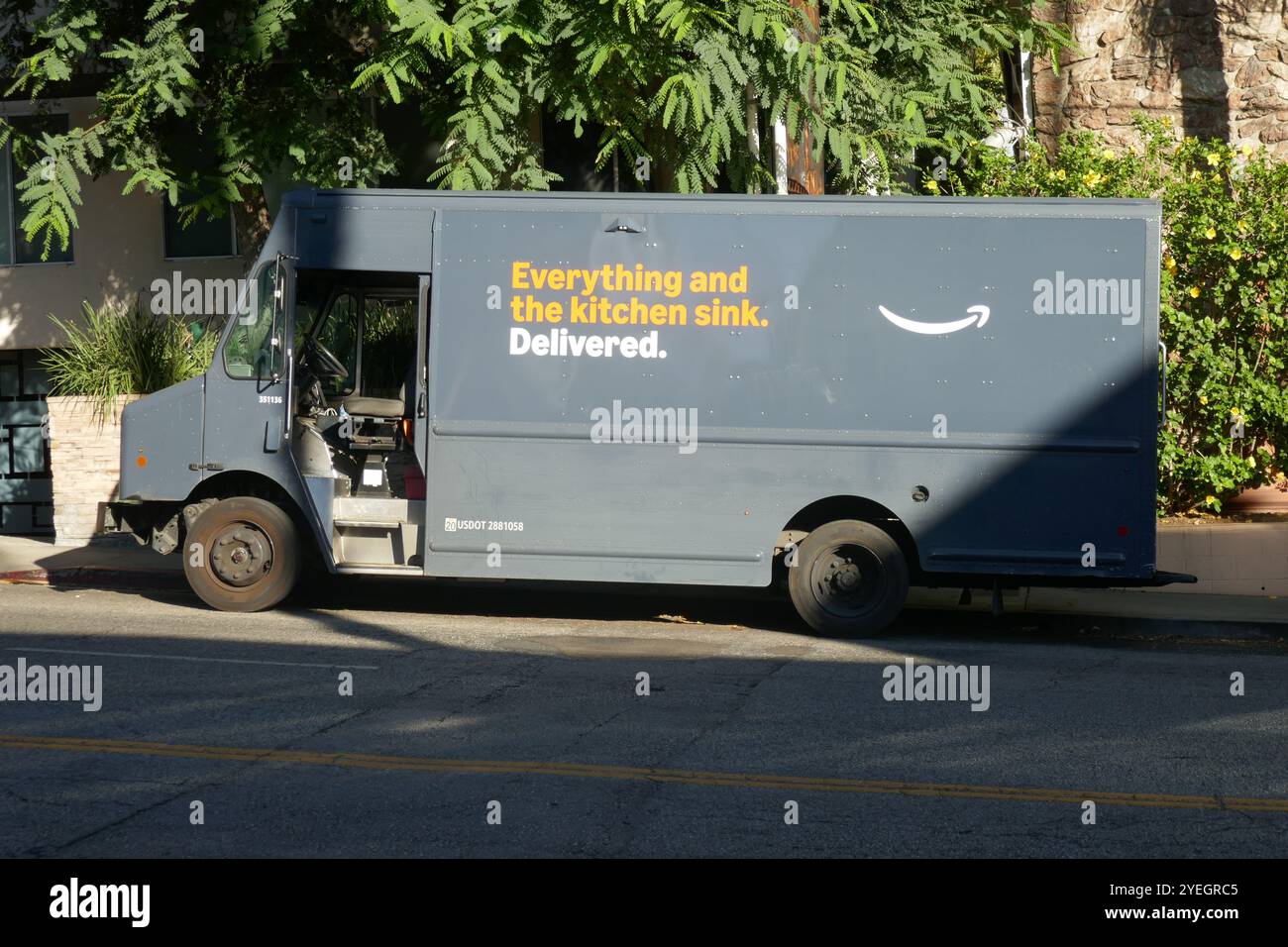 Los Angeles, California, USA 29th October 2024 Amazon Delivery Truck ...