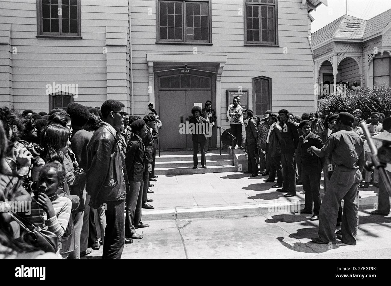 George jackson black panther hi-res stock photography and images - Alamy